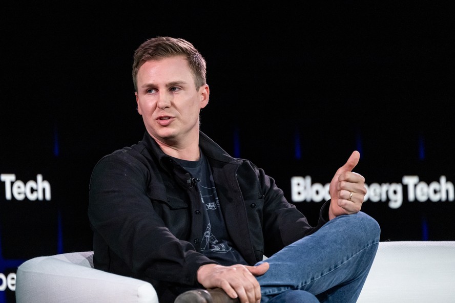 Designer da Apple responsável pelo iPhone Air vai integrar a startup de ...