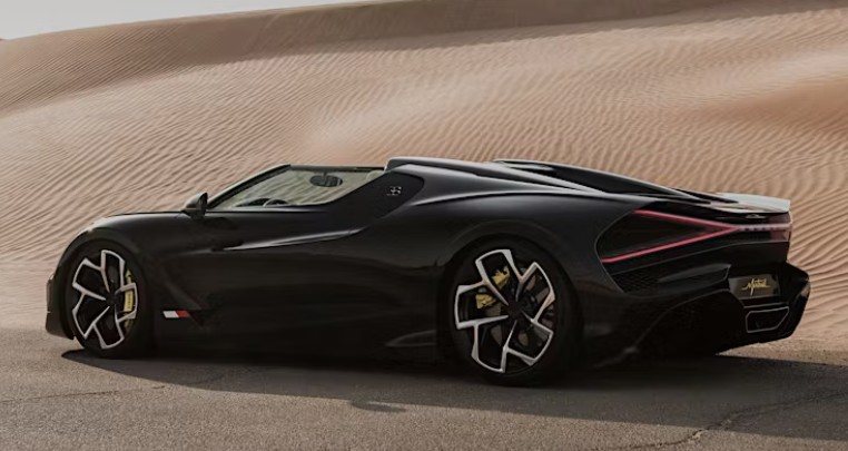 Corrida cinematográfica entre Bugatti e iate de luxo fecha ruas em ...