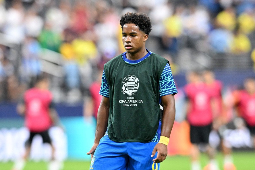 Endrick encurta as férias e desembarca na Espanha para se apresentar ao ...