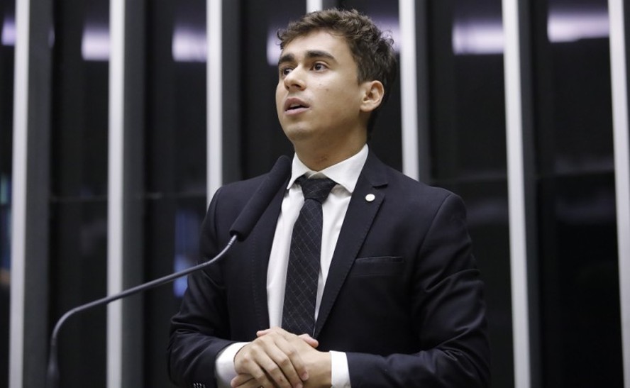 Psicóloga Andreone Medrado processa Nikolas Ferreira em mais um caso de transfobia