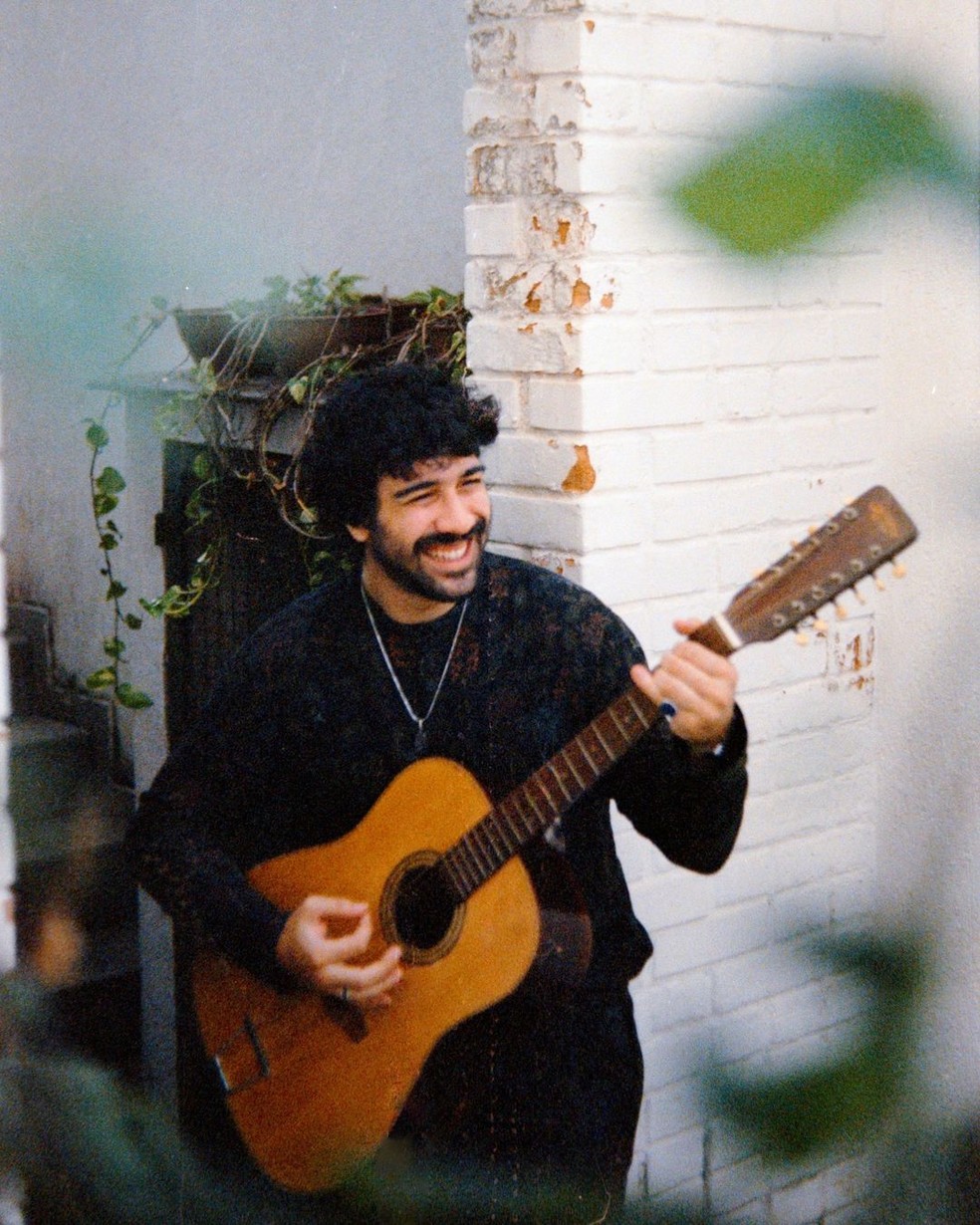 Filho de Jackson Antunes, Zé Vitor fala da carreira como ator e músico ...