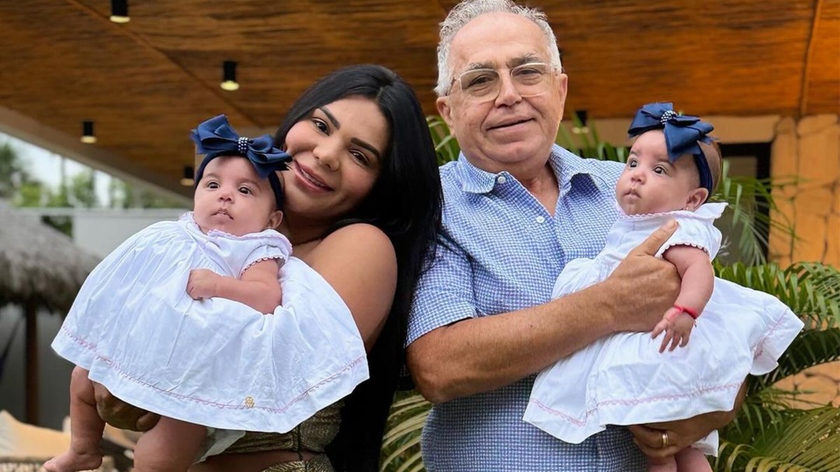 Primeira-dama de Arari posta foto com a família e detalhe curioso chama ...