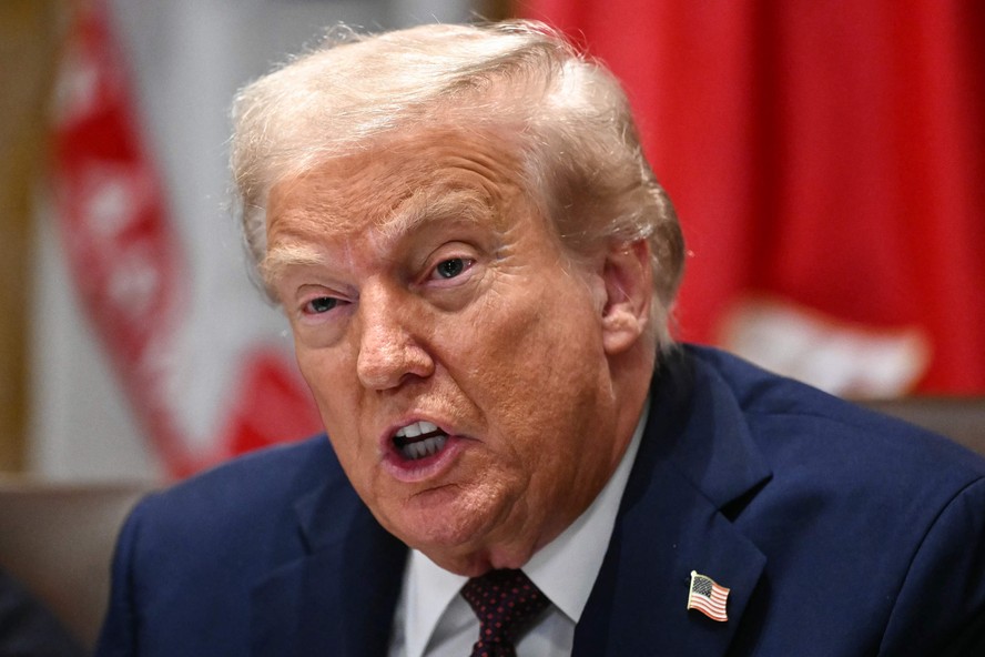 Trump afirma que pagará US$ 2 mil a americanos por conta de tarifaço