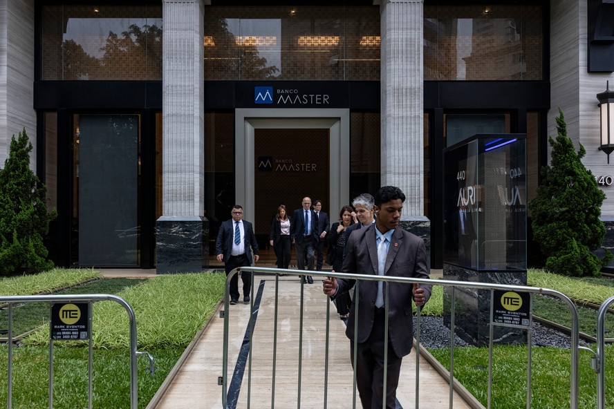 Caso Master: papéis de extinto banco de SC usados em operações com ...