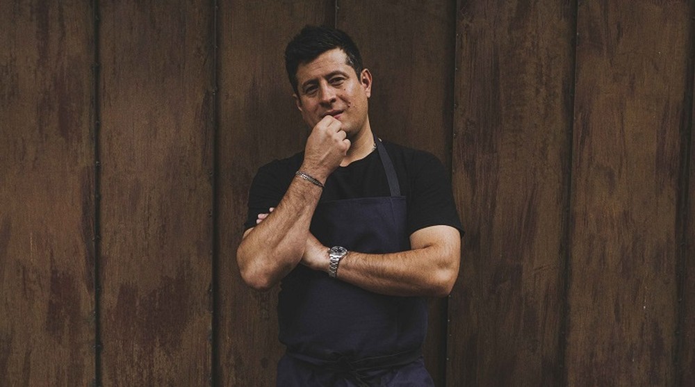 Tomás al Cubo em evento no Fairmont; Casa do Sardo no Mitsubá; livro ...