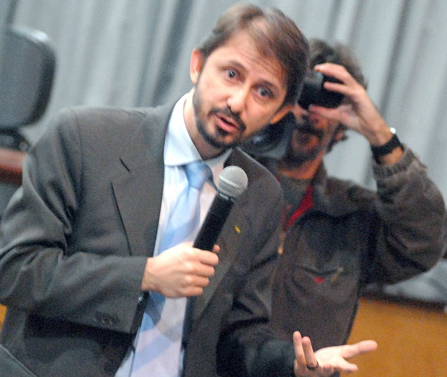 Governo nomeia servidor com passagem pelo governo Dilma na presidência ...