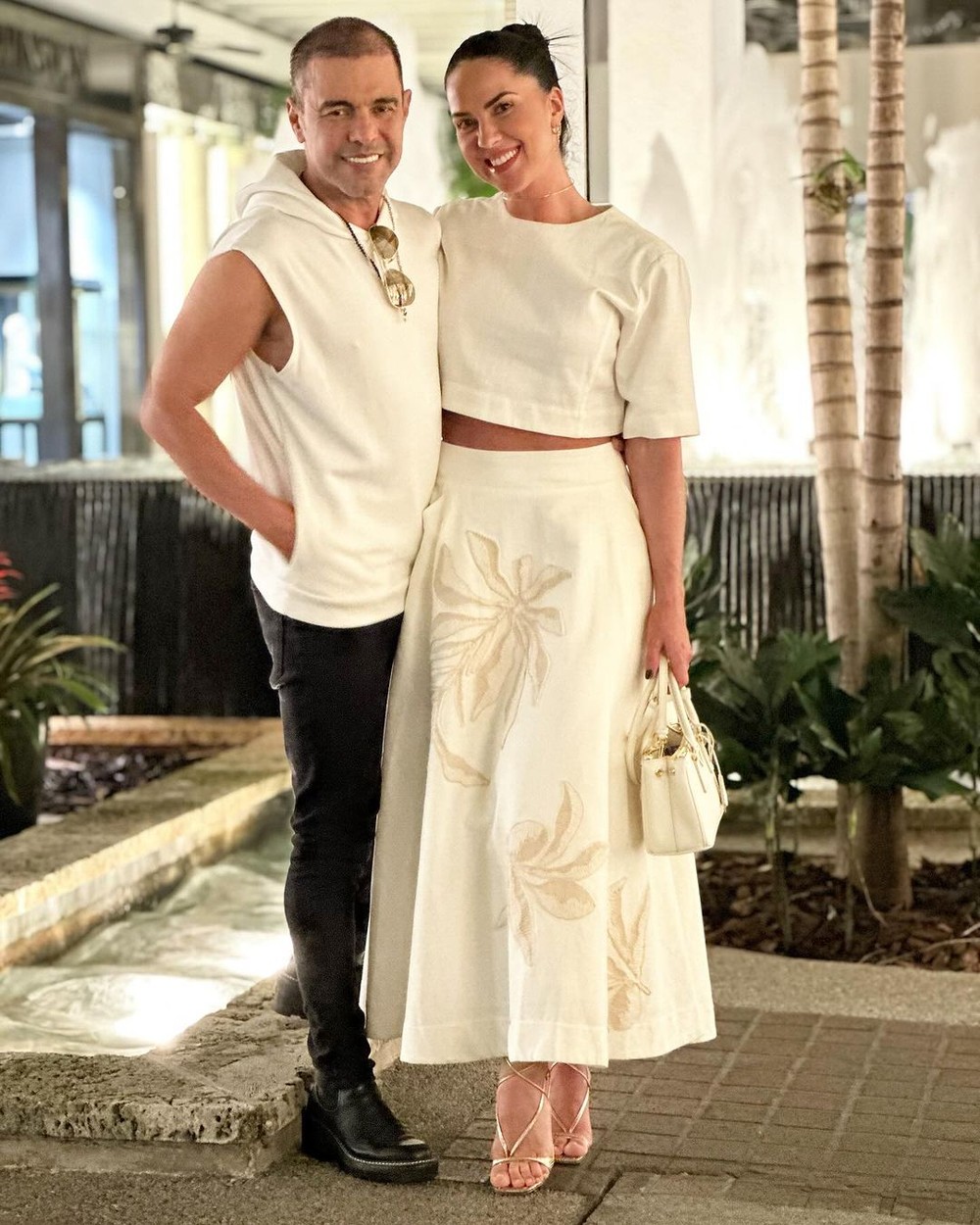 Após mudar corte de cabelo, Zezé Di Camargo exibe visual em fotos com ...