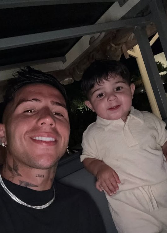 Único 'supercampeão do mundo', Enzo Fernández curte férias em resort de ...