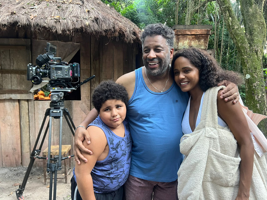 Irmão que a atriz Duda Santos descobriu recentemente fará série da Globo