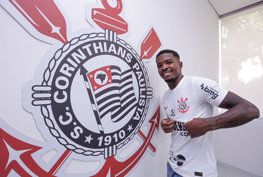 Corinthians anuncia a contratação do zagueiro Cacá até o final de 2024