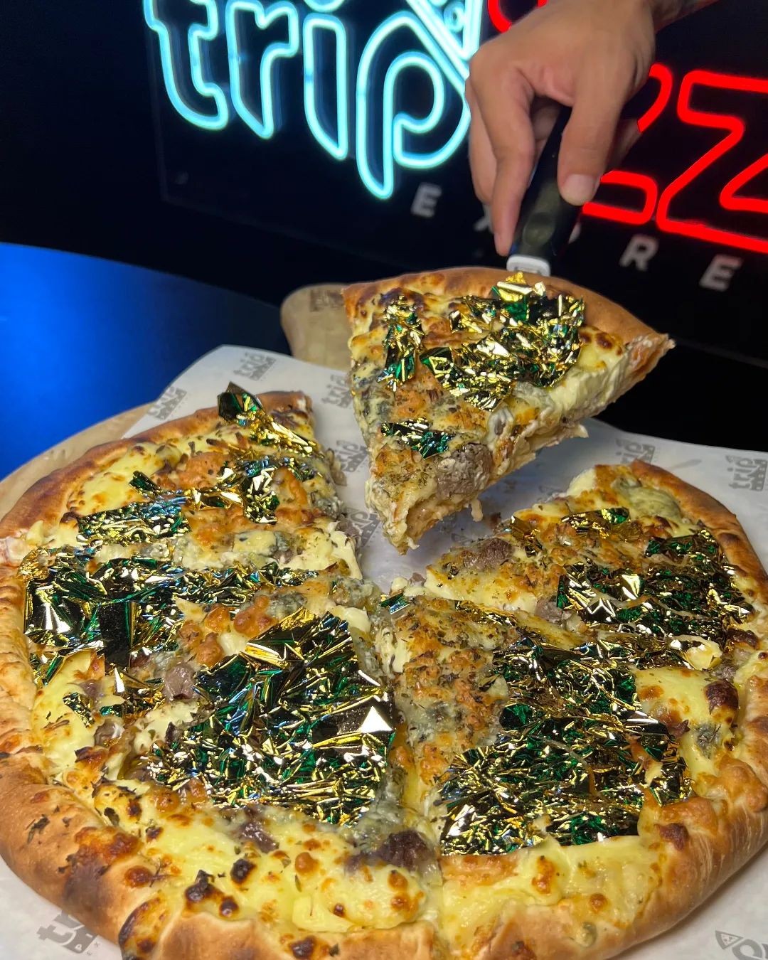 ‘Bizarrice gastronômica'? Pizza de pudim impressiona clientes e divide ...