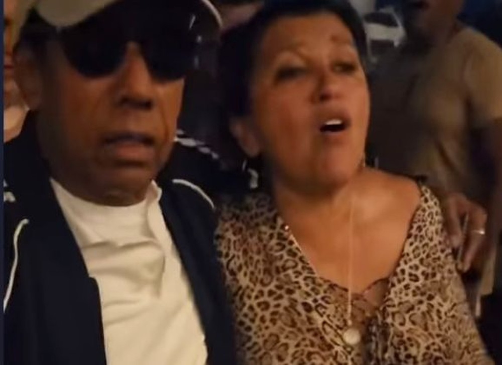 Aos 84 anos, Jorge Ben fica até mais tarde e dá canja no aniversário de ...
