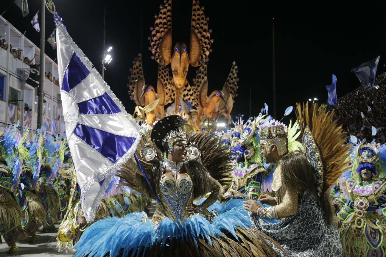Beija-Flor coroa Rás Gonguila como 'imperador do Carnaval de Maceió'