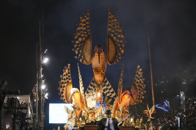 Carnaval 2024: onde assistir aos compactos dos desfiles das escolas de samba do primeiro dia do ...