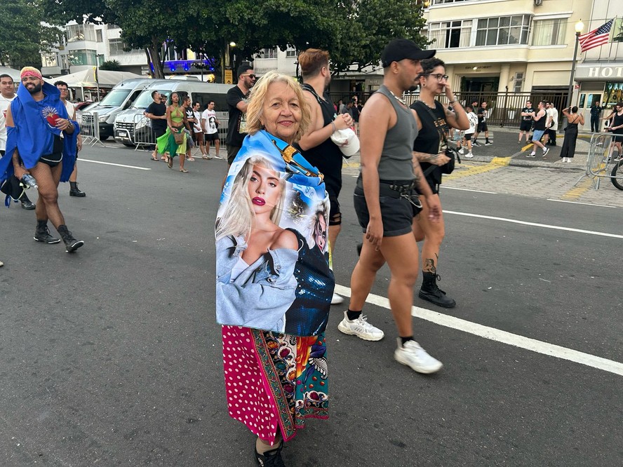 'Não é a minha idade que vai me impedir de vir', diz fã de Lady Gaga de ...