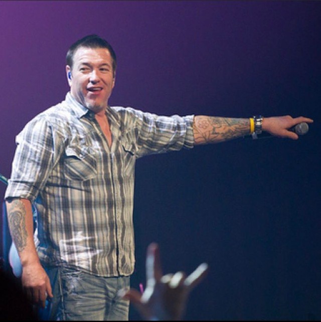 Hit de 'Shrek' e passado rapper: quem é Steve Harwell, cantor que ...