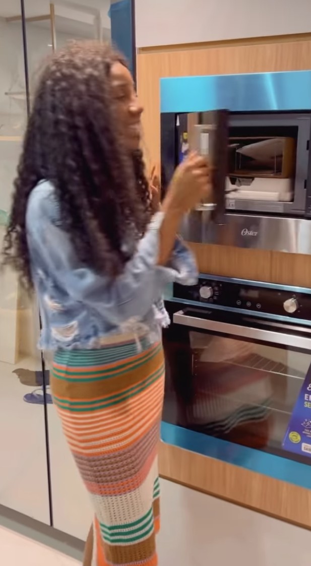 Camilla de Lucas mostra nova mansão, e profundidade da piscina ...