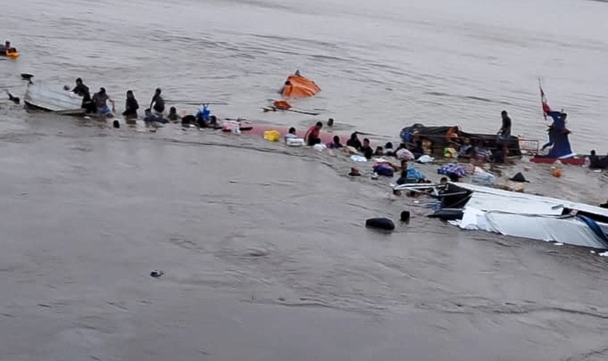 Peru encerra buscas por desaparecidos após acidente de barco na ...