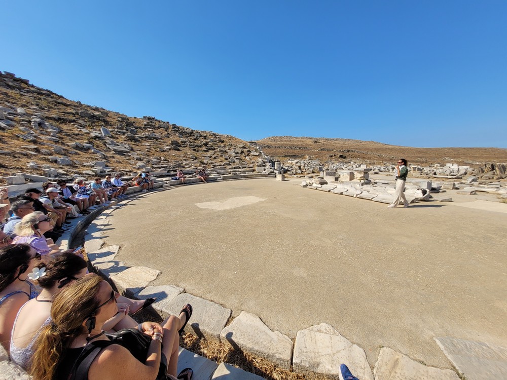Grécia: uma visita à Ilha de Delos, berço de deuses e museu a céu ...