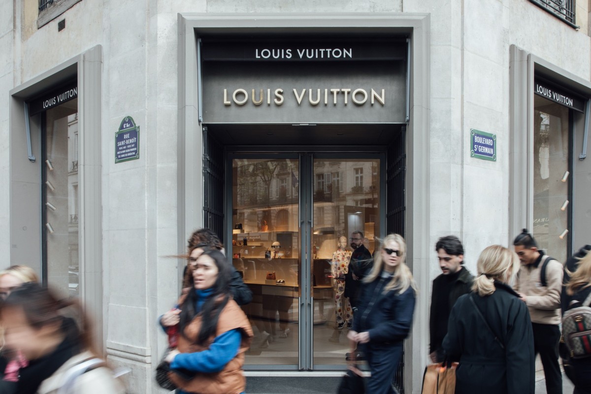 Grupo francês de luxo Louis Vuitton bate recorde de vendas e lucros em 2023