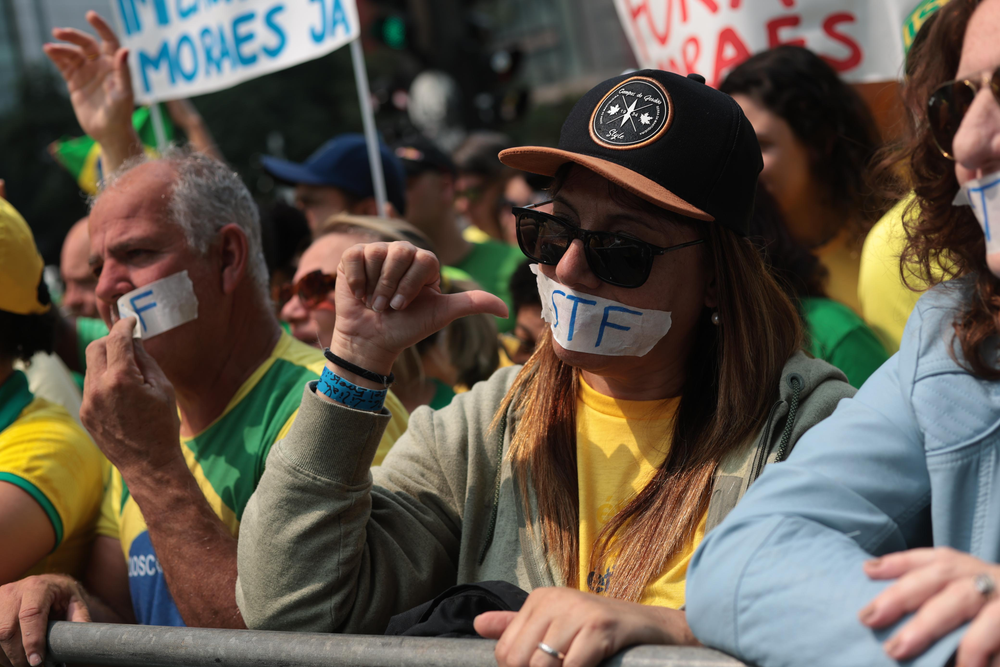 Bolsonaro chama Alexandre de Moraes de 'ditador' e pede freio ao ministro em ato na Paulista