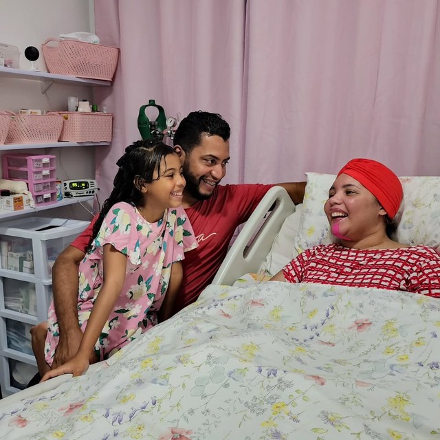 Amanda Wanessa volta a hospital após internação de 642 dias, e ...