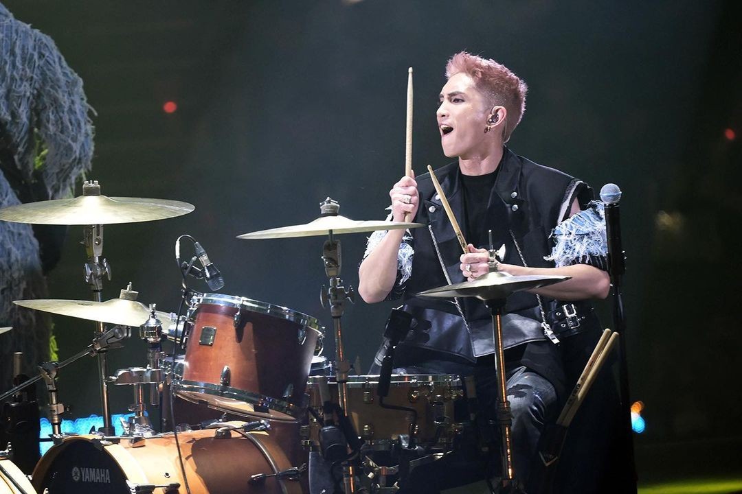 Vídeo: dançarino atingido por telão em show do grupo Mirror em Hong ...