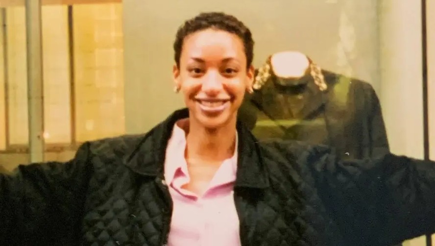 Família de mulher americana mantida presa na China por 10 anos pede ajuda