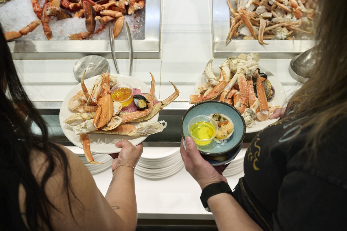 Clássicos de Las Vegas, bufês de comida liberada em hotéis e cassinos ressurgem após a pandemia