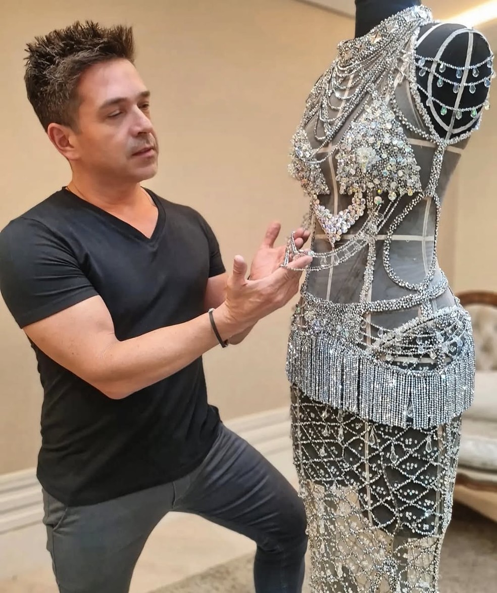 Maiara, Giovanna Antonelli e Deolane Bezerra: querido das famosas, estilista faz vestidos de até ...