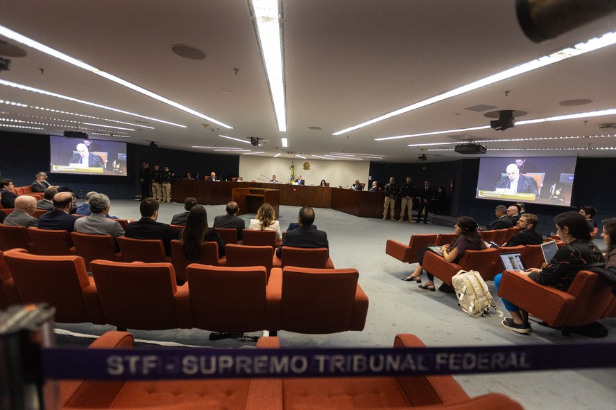 Fux absolve Bolsonaro, e placar no STF fica 2 a 1 para condenar ex ...