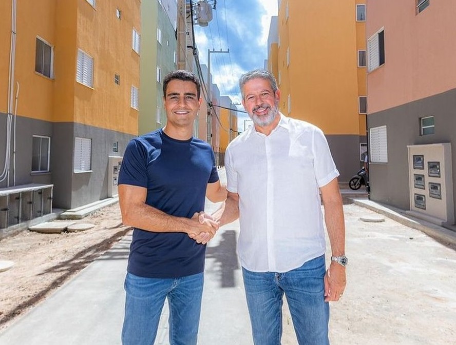 Prefeito de Maceió exonera aliado de Lira