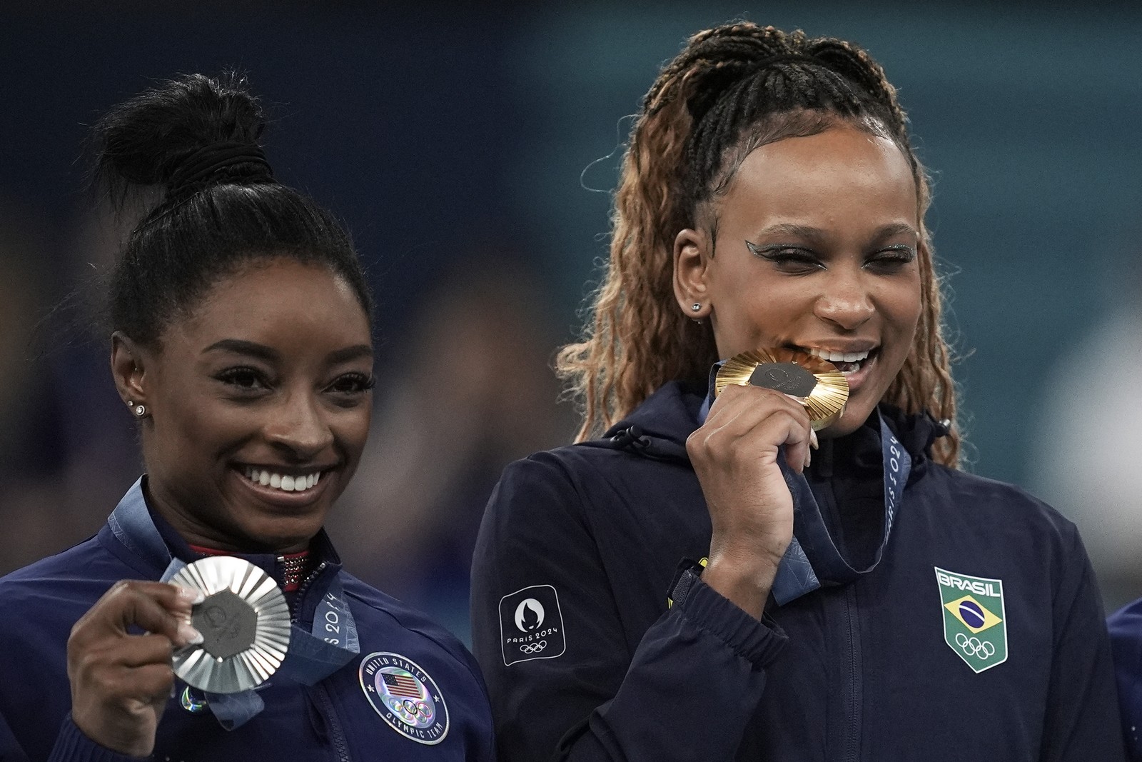 União Rebeca Andrade e Simone Biles: fotos celebram admiração entre as ...