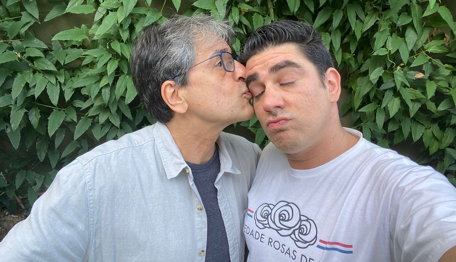 Pela primeira vez, Marcelo Adnet assinará roteiro de show do pai, Chico ...