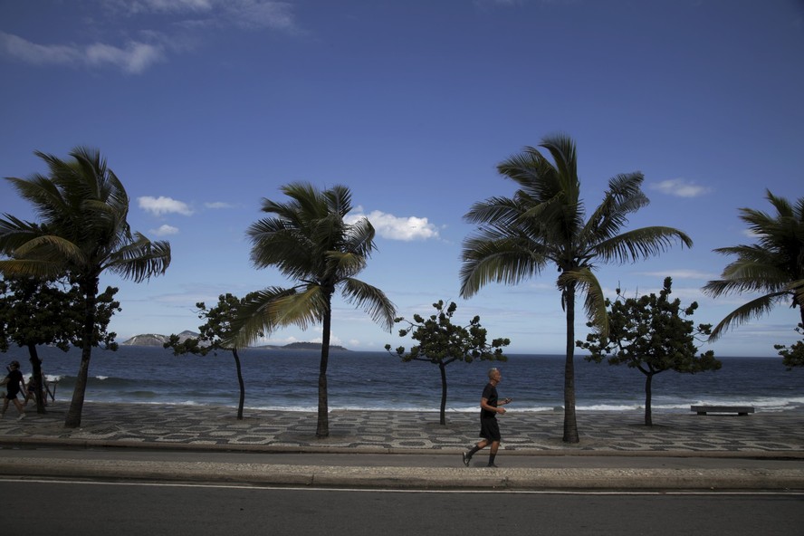 Rio tem sexta-feira de calor de 32°C e previsão de chuva para sábado