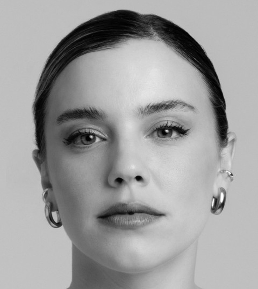 Alice Wegmann conta que engordou 12kg em um mês após se despedir de ...