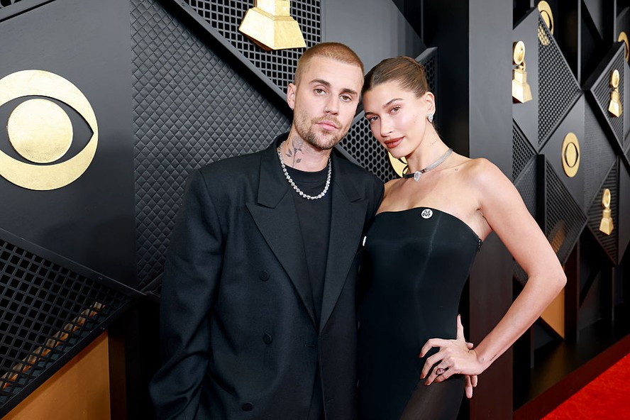 Hailey Bieber reage à apresentação de Justin Bieber no Grammy 2026 ...