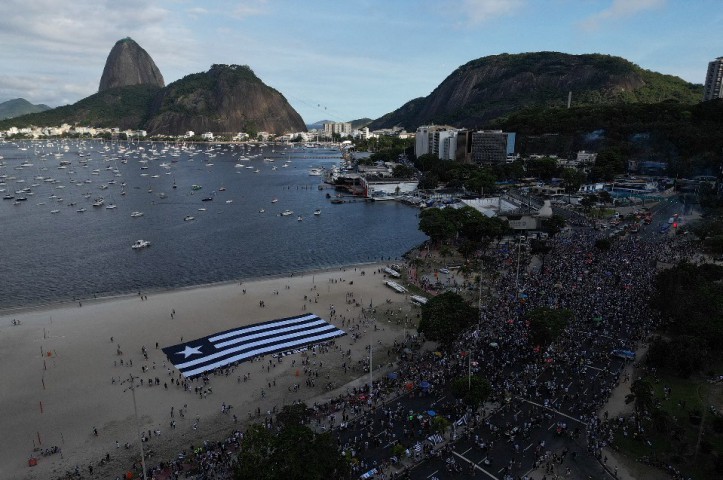 Botafogo e Flamengo farão primeiro clássico carioca da história da ...