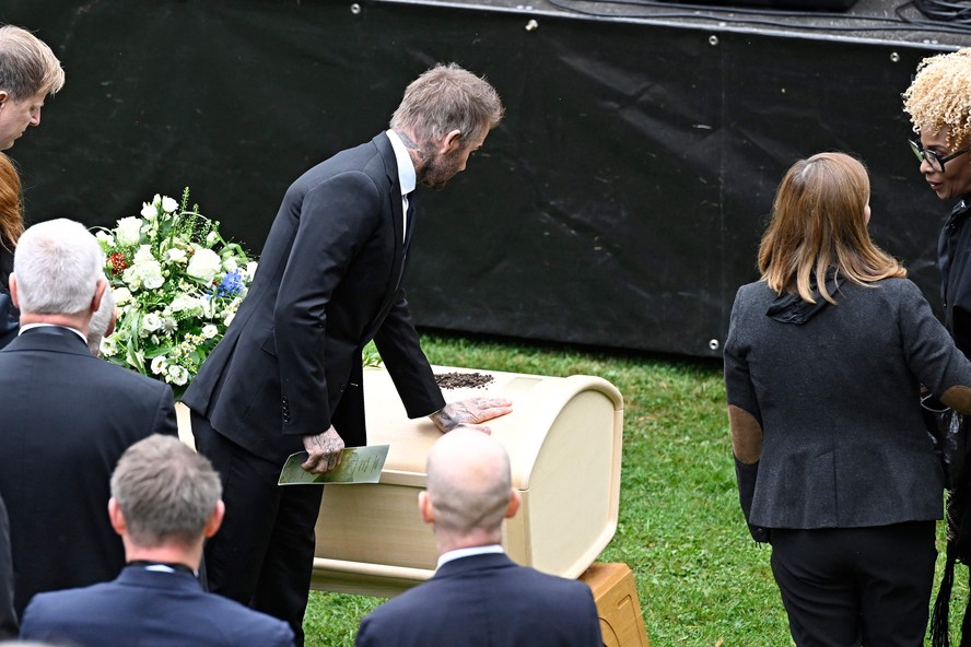 David Beckham comparece em funeral de ex-técnico Sven-Goran Eriksson ...