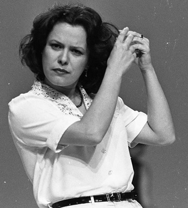 Elis Regina: biografia ampliada, doc e shows marcam os 80 anos da cantora