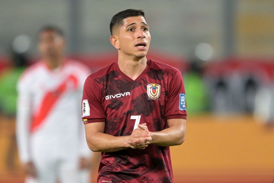 Por que Savarino, de números expressivos no Botafogo, não é unanimidade ...