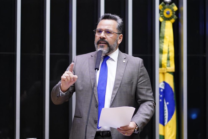 Apresentador de TV e redes bloqueadas por Moraes: quem é Alan Rick ...