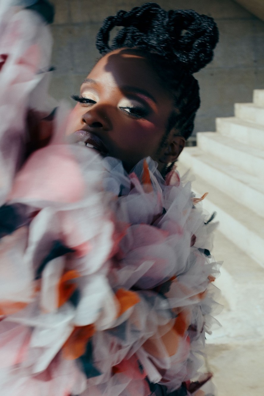 Ingrid Silva anuncia linha de meias-calças: 'Começo pela tonalidade da ...