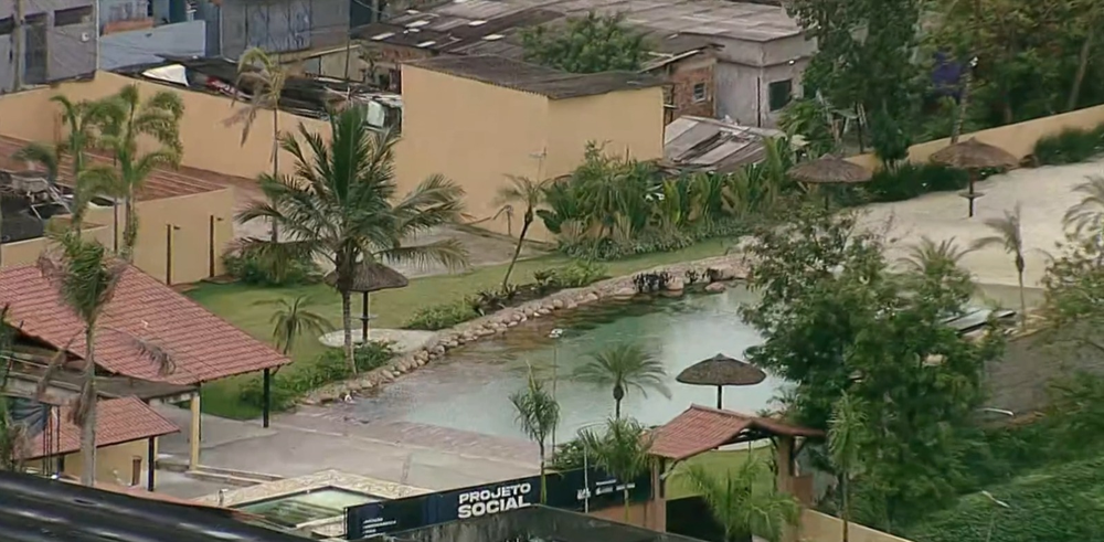 Complexo de Israel: praia particular do tráfico, cinco comunidades e ...