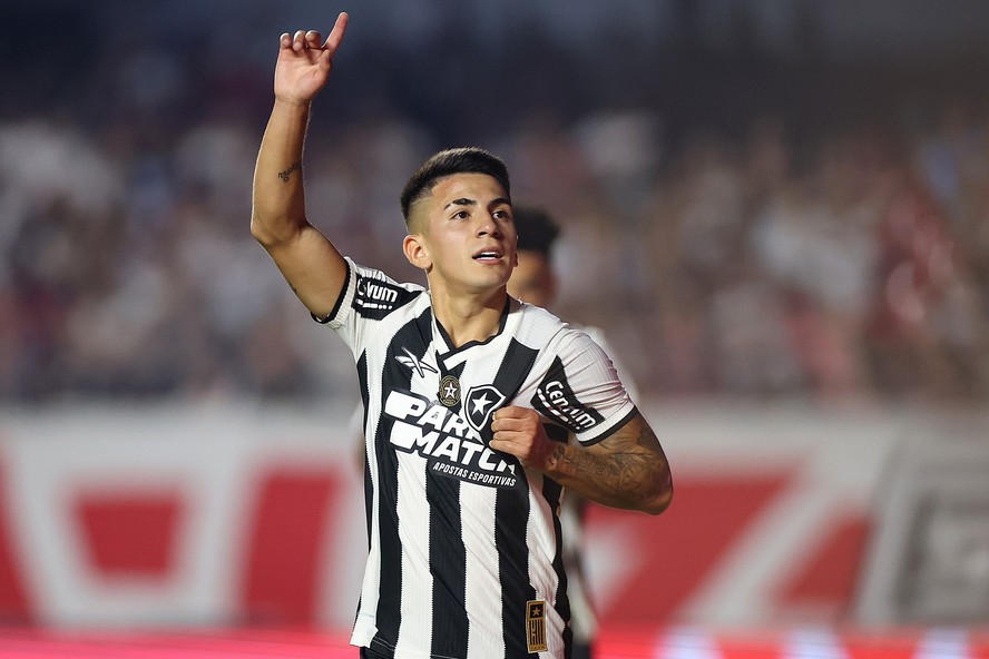Thiago Almada deixa o Botafogo e se apresenta sexta-feira ao Lyon, diz ...