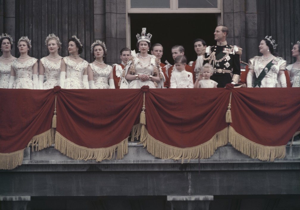 Nos 70 anos de reinado de Elizabeth II, veja evolução de estilo da ...