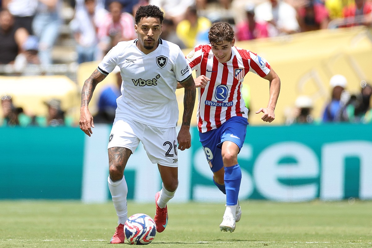 Postura do estafe de Gregore causa irritação nos bastidores do Botafogo