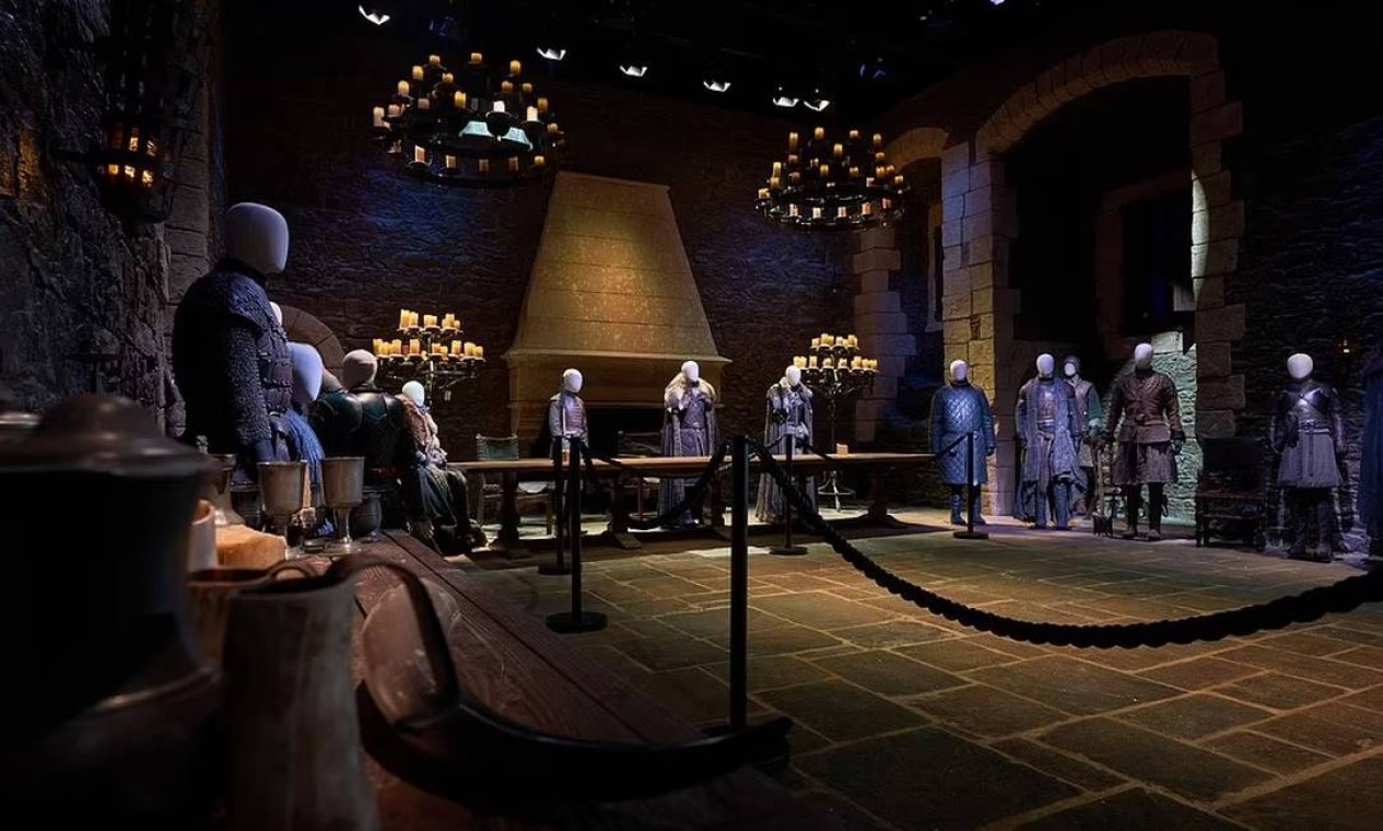 Do set de 'Game of Thrones' para a vida real: Kit Harington e Rose ...