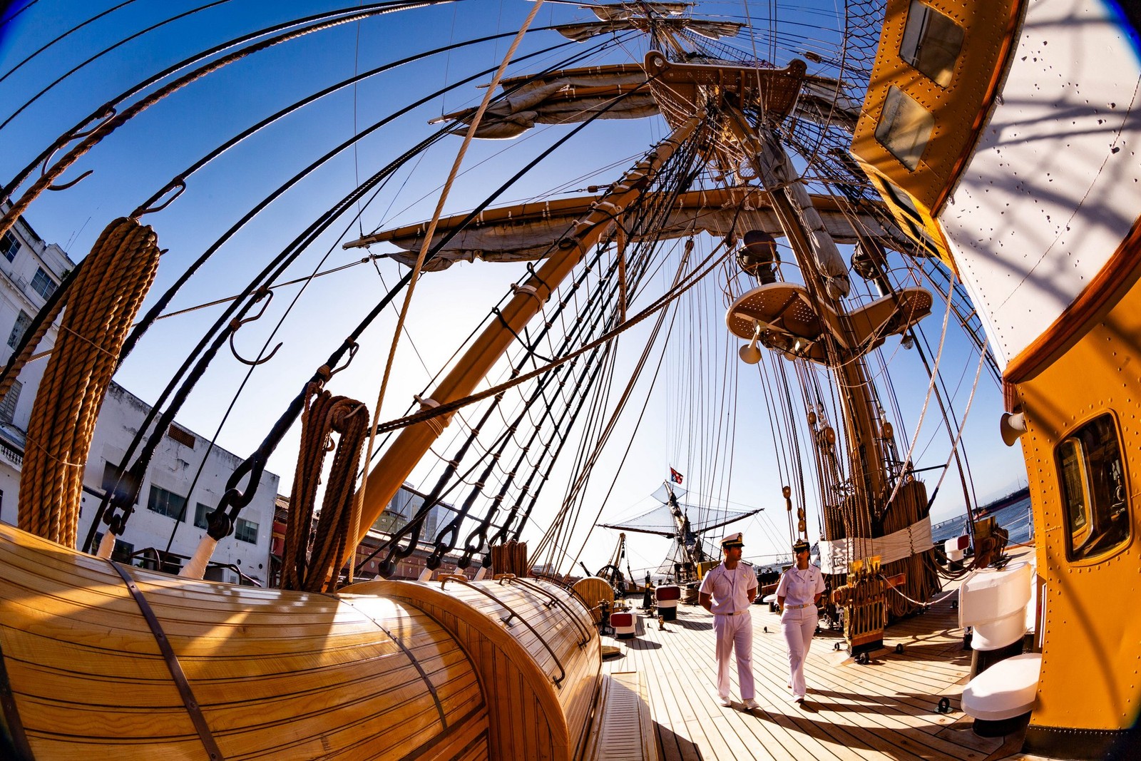 Visitamos o ‘navio mais bonito do mundo’, aberto aos cariocas até ...