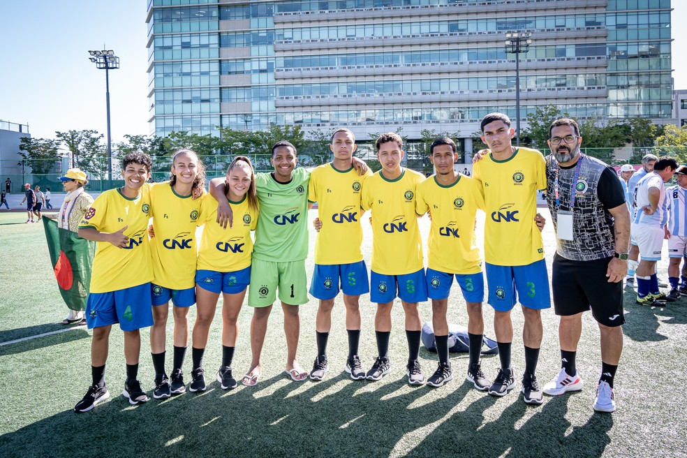 Conheça dois jogadores que defendem o Brasil na Homeless World Cup, uma ...